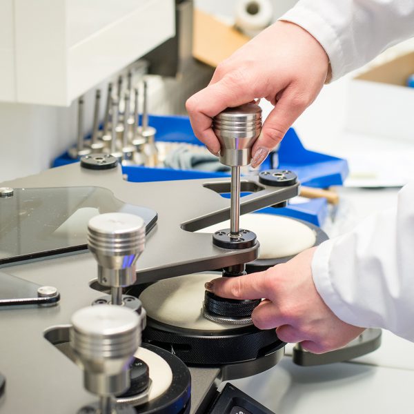 Scheuerbeständigkeit - Eurofins WKS Labservice