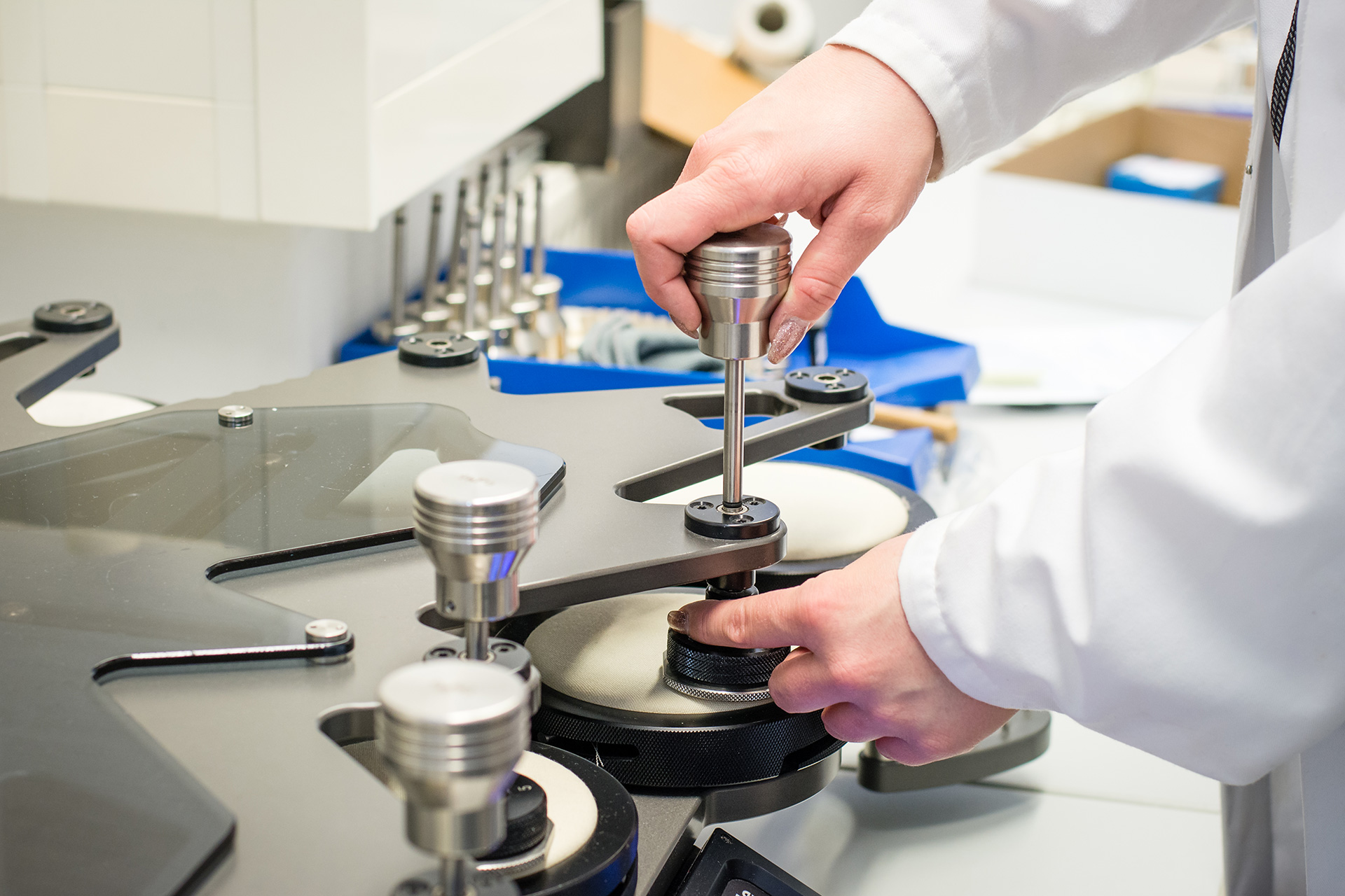 Scheuerbeständigkeit - Eurofins WKS Labservice